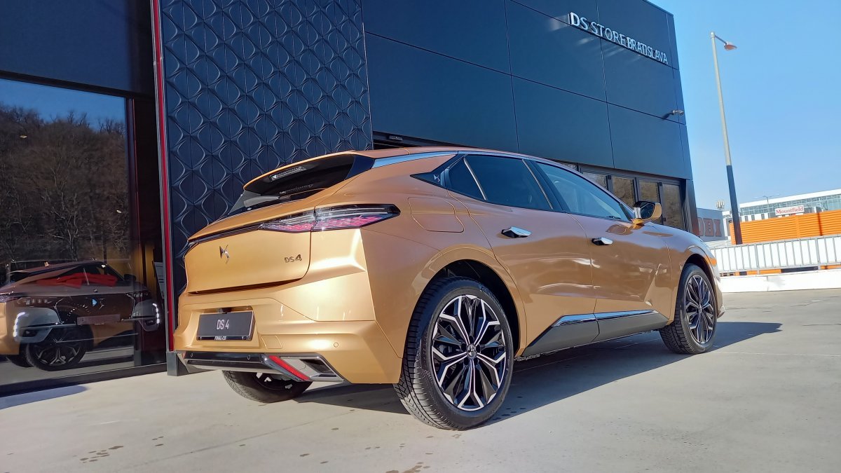 DS 4 1.6 PureTech 180k EAT8 RIVOLI | FINAL-CD