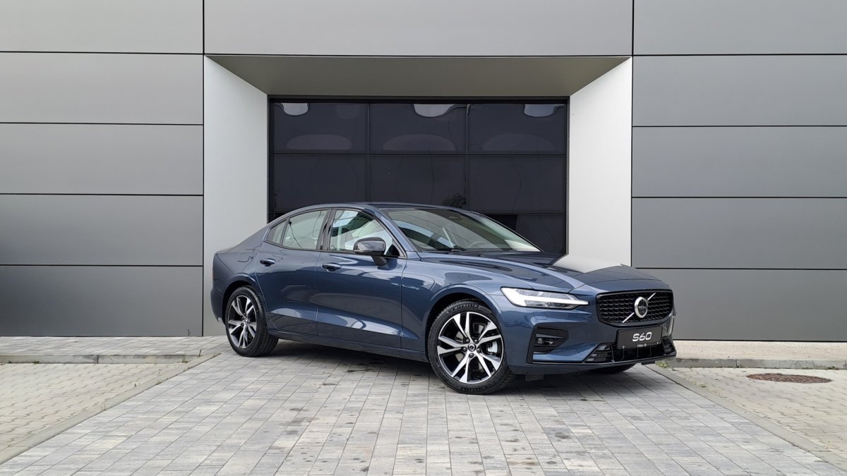 Volvo S60 B4 P Plus Dark AT7 FWD Volvo FINAL CD