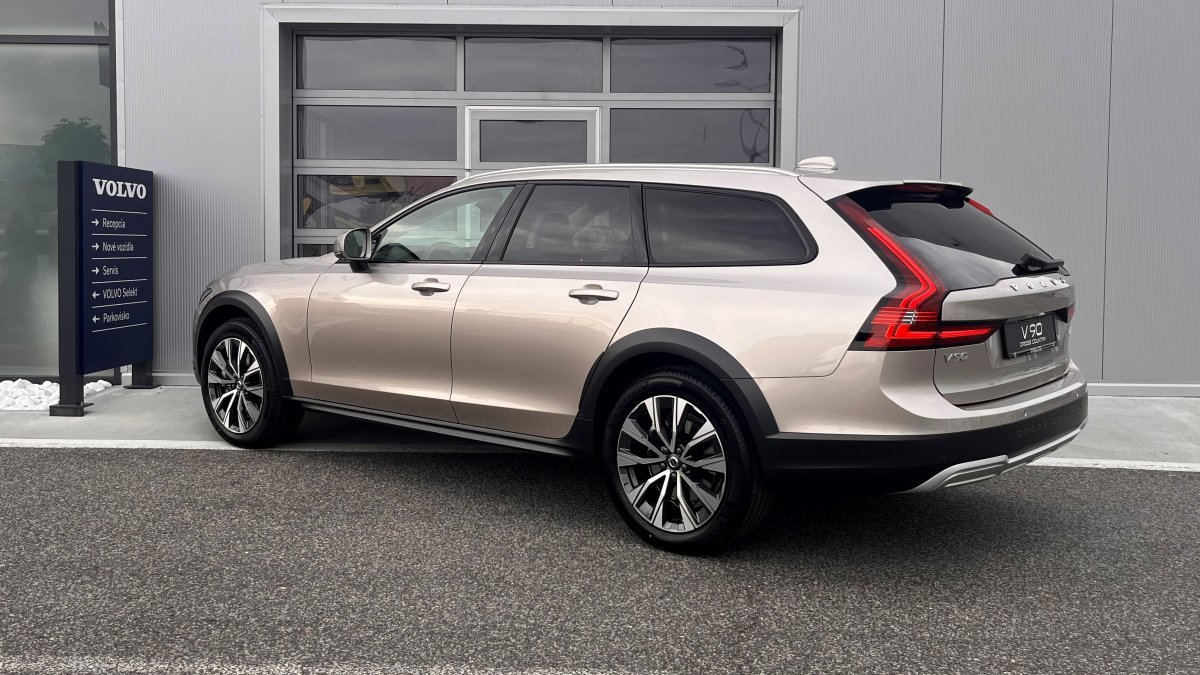 Volvo V90 CROSS COUNTRY B4 (D) Core | Volvo FINAL-CD
